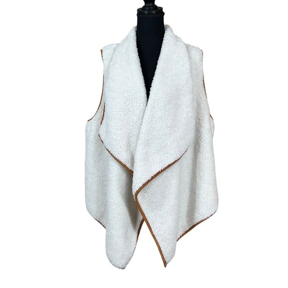 Song n Spirit | Jackets & Coats | Song N Spirit White Faux Fur Suede ...
